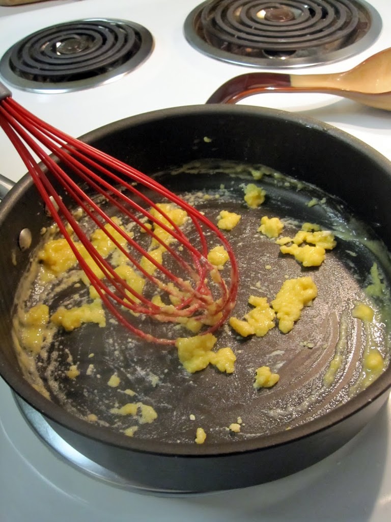 IMG_1804.JPGRue - Catz in the Kitchen