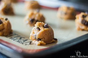 Flourless Chocolate Peanut Butter Cookies - Catz in the Kitchen